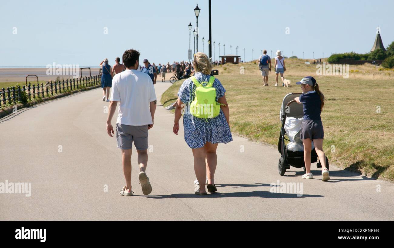 A family day out at the seaside Stock Photo - Alamy