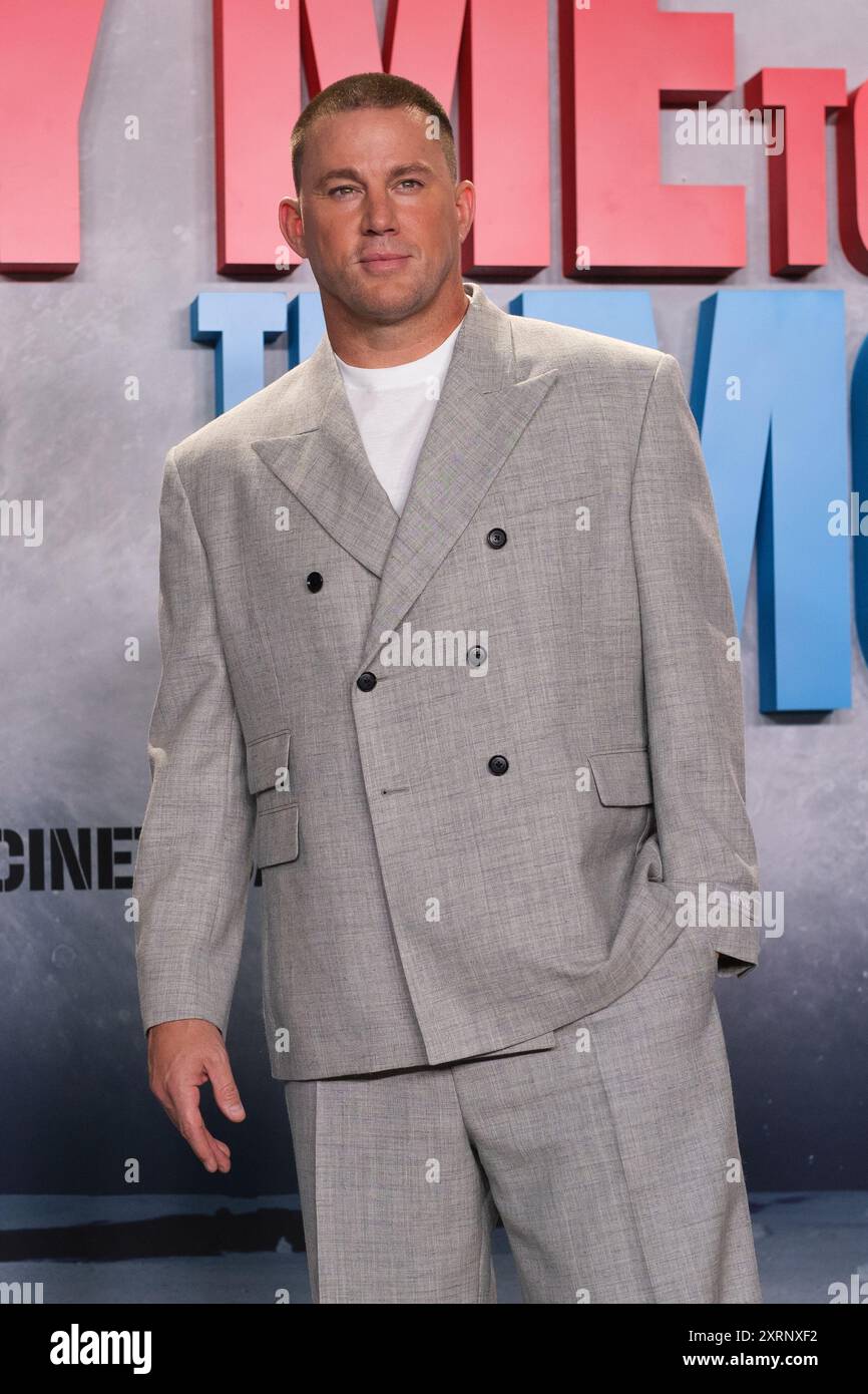 Scarlett Johansson And Channing Tatum Present "Fly me To The Moon ...