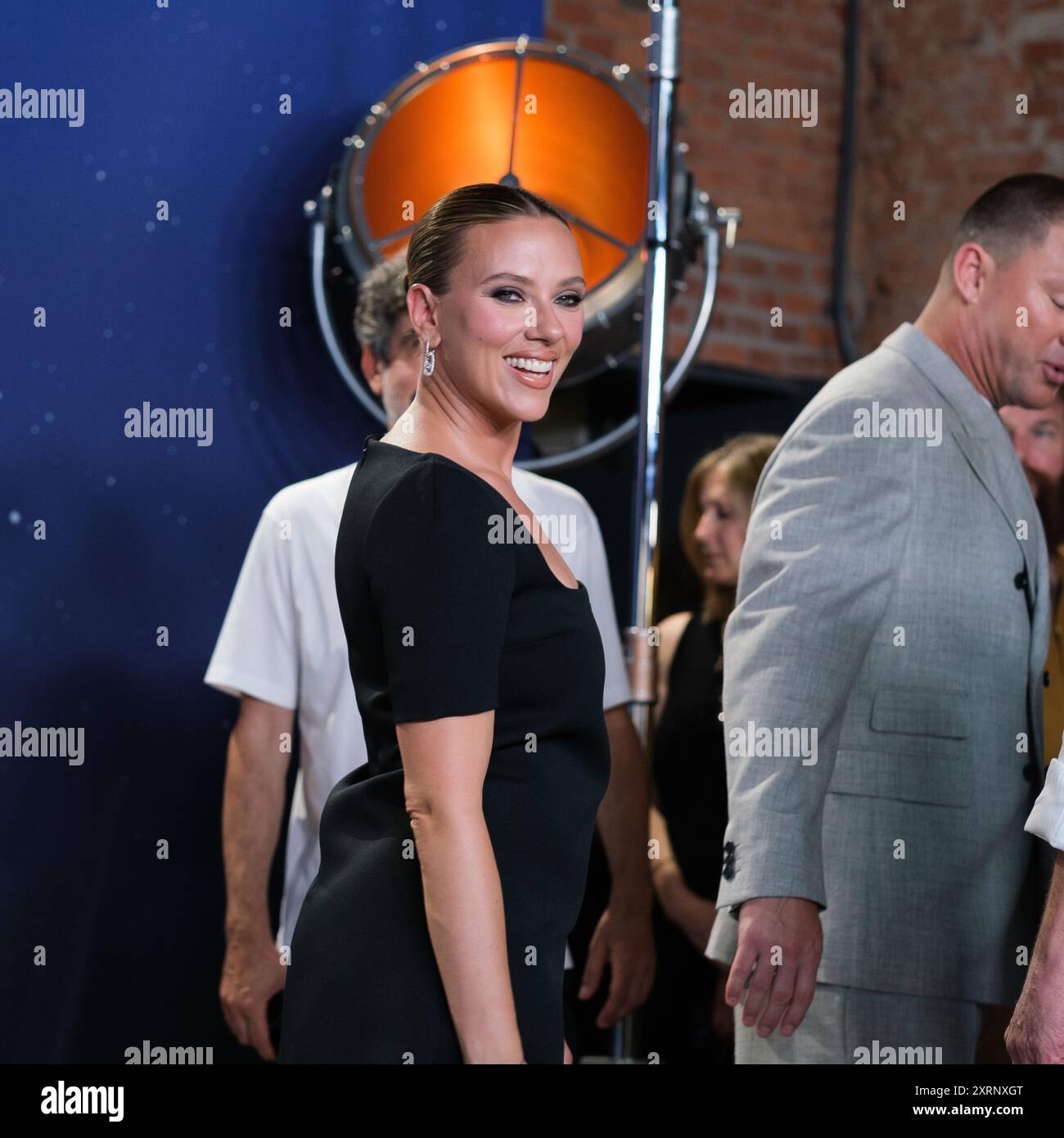 Scarlett Johansson And Channing Tatum Present "Fly me To The Moon ...