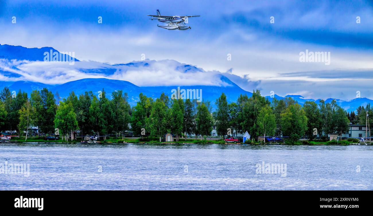Floatplane landing at Lake Hood Anchorage, the world’s busiest ...