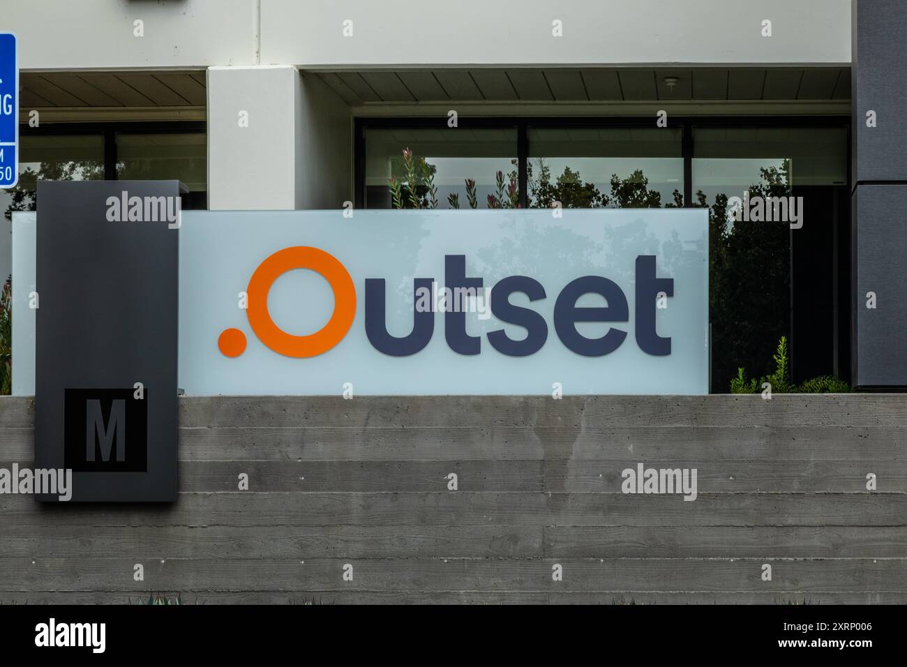 Outset medical hi-res stock photography and images - Alamy