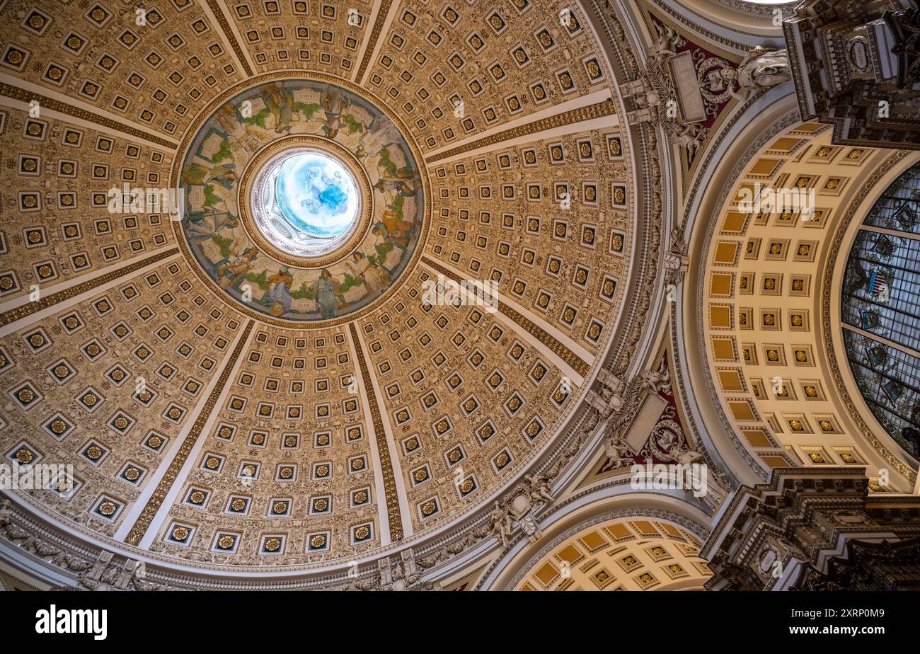 dome ceiling inside the Main Reading room at the Library of Congress in Washington DC Stock ...