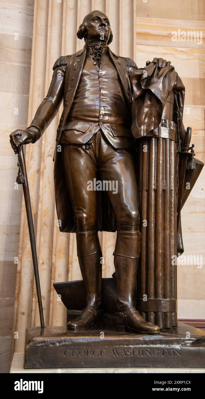 statue of George Washington inside the US capitol building's rotunda in ...