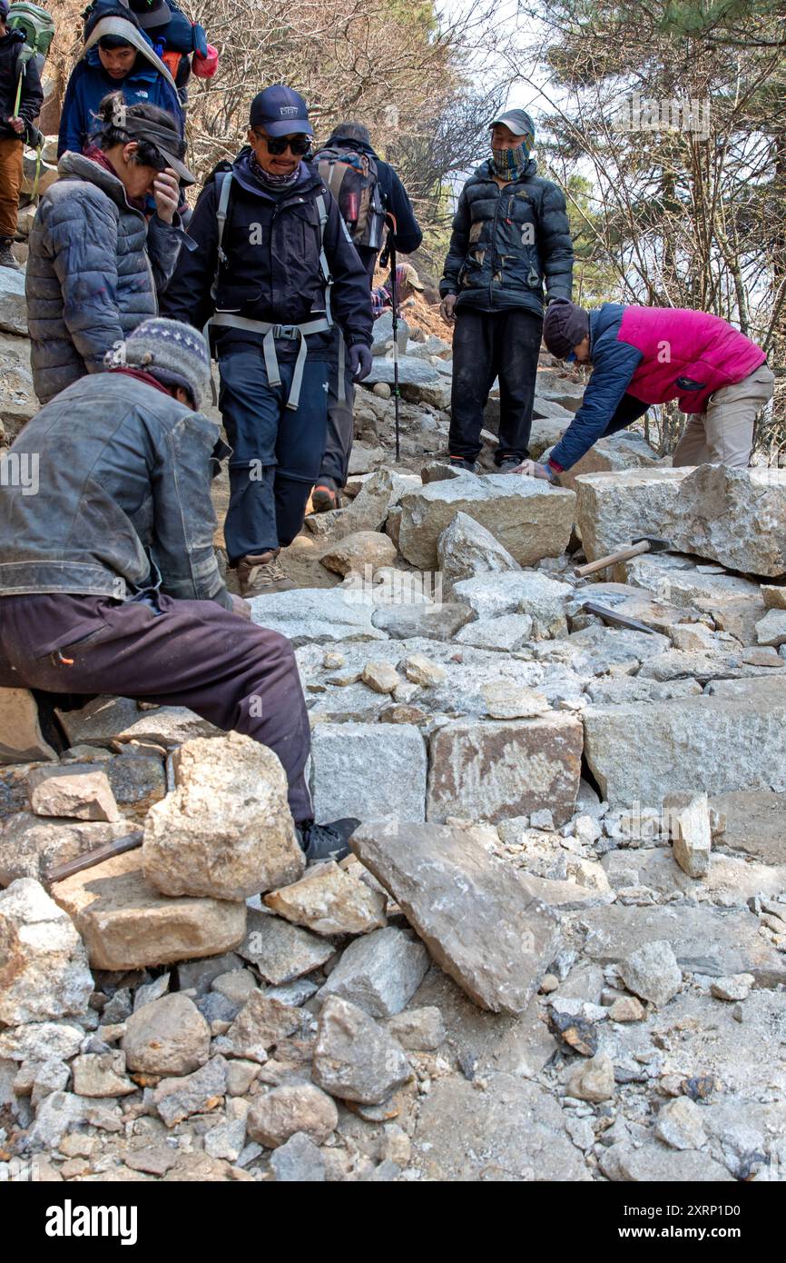 Work on the trail hi-res stock photography and images - Alamy