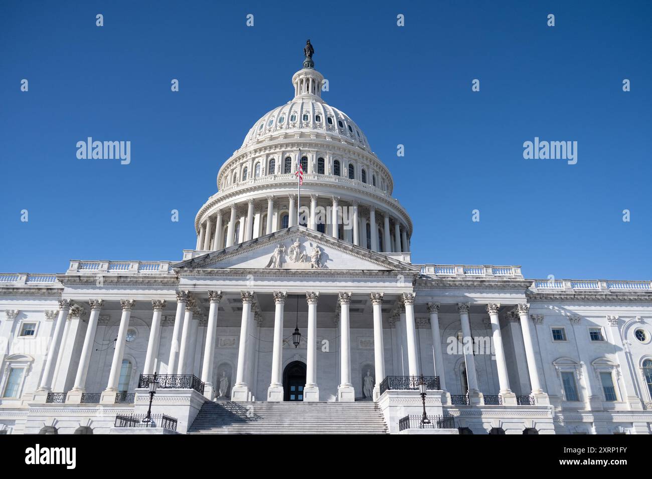 front view of the US Capitol building in Washington DC Stock Photo - Alamy