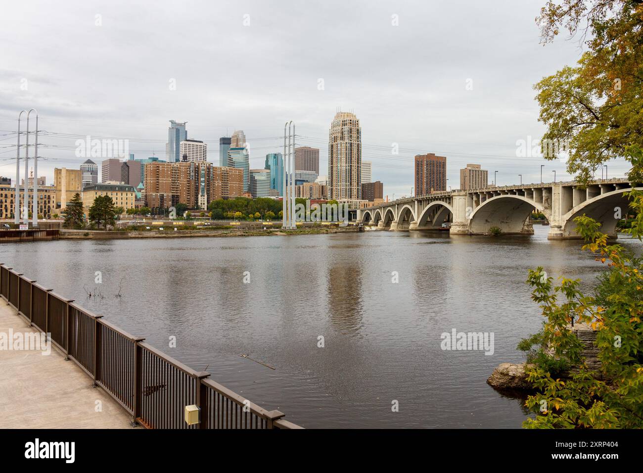The third avenue bridge over the Mississipi river and the skyline with ...