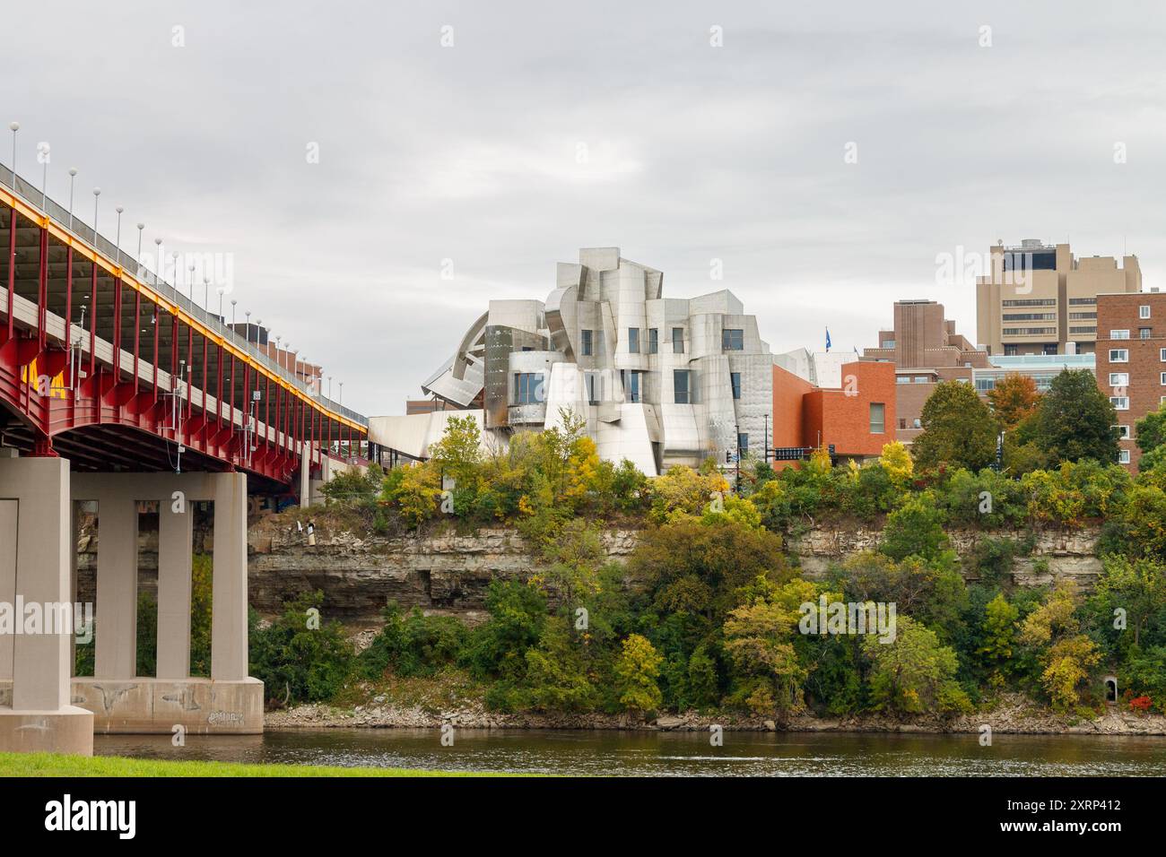 The Weisman Art Museum modern architecture building of Minneapolis ...