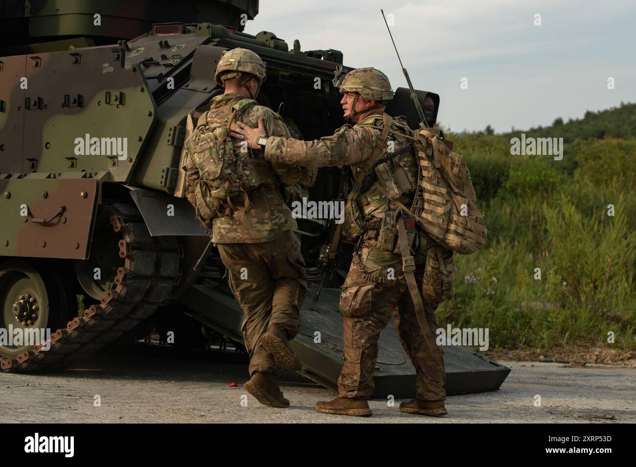 U.S. Army Soldiers assigned to 1st Armored Division, conduct a live ...