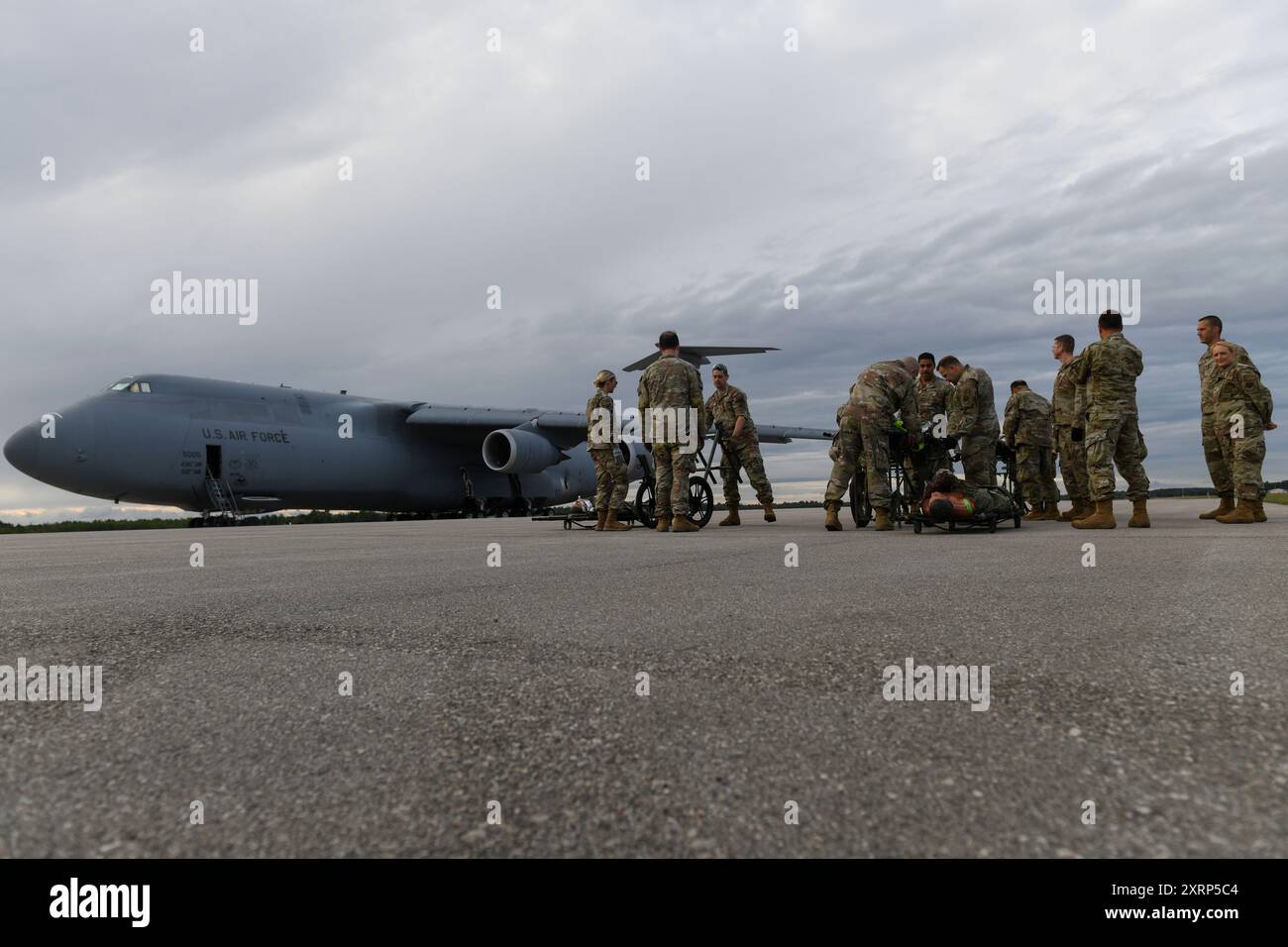 Medical readiness training exercise 17 5 hi-res stock photography and ...