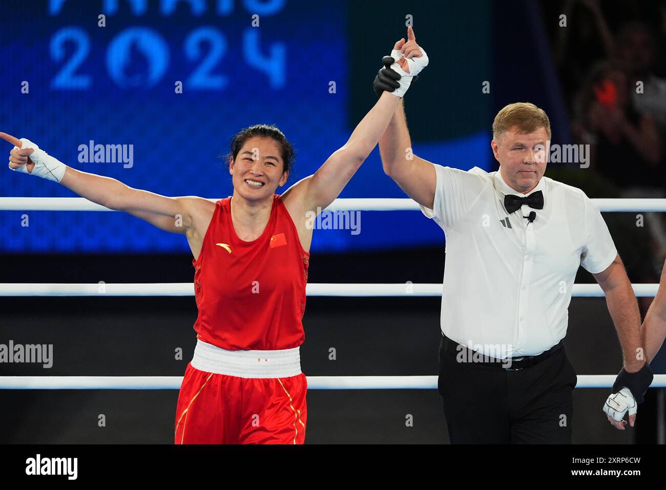 **CHINESE MAINLAND, HONG KONG, MACAU AND TAIWAN OUT** Chinese boxer Li ...