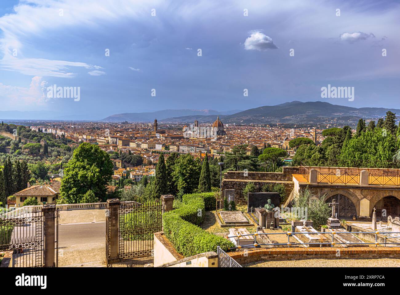 Panoramic rooftop view of the medieval famous city of Florence, Italy ...