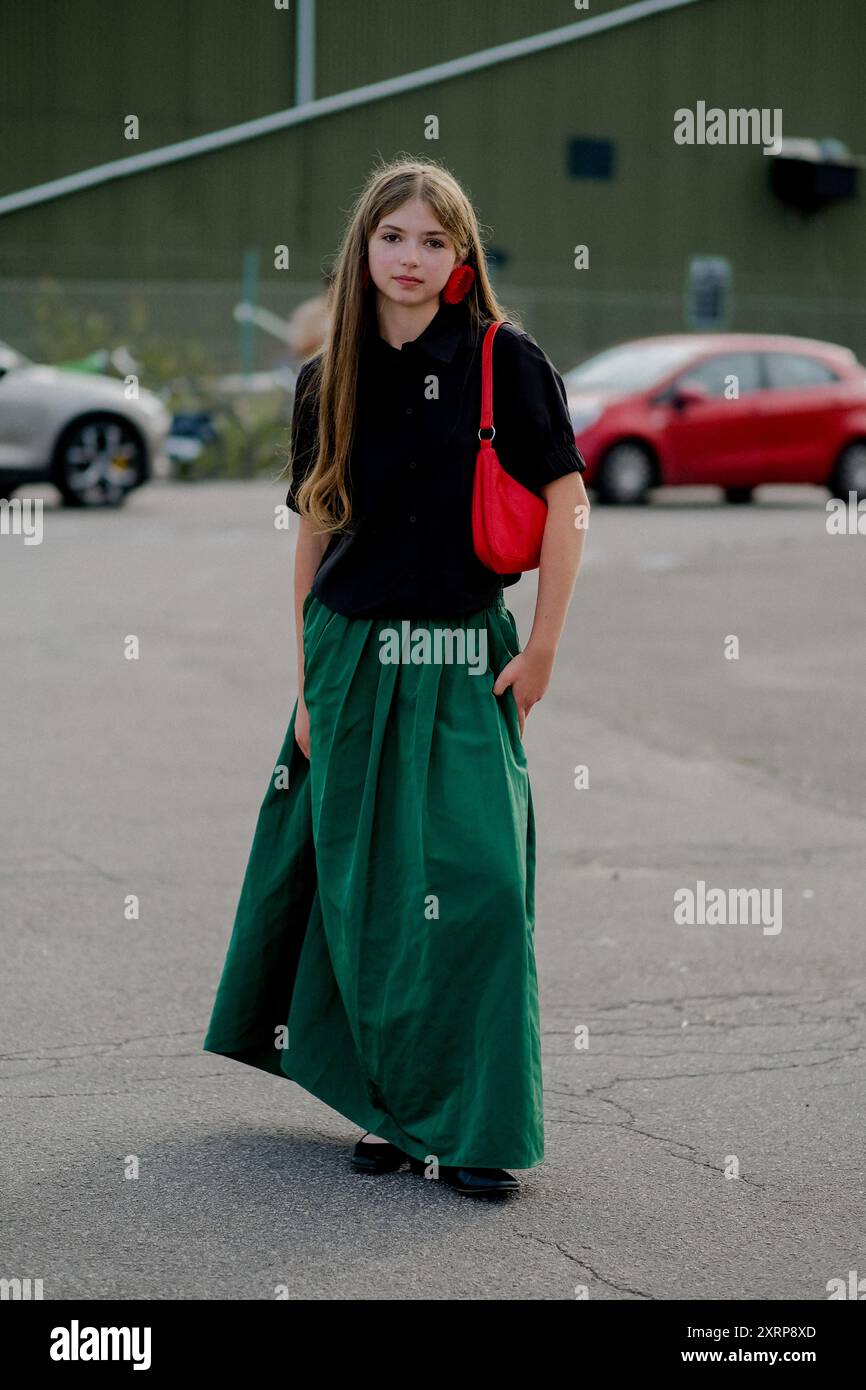 Street style, arriving at Alectra Rothschild Masculina Spring Summer ...