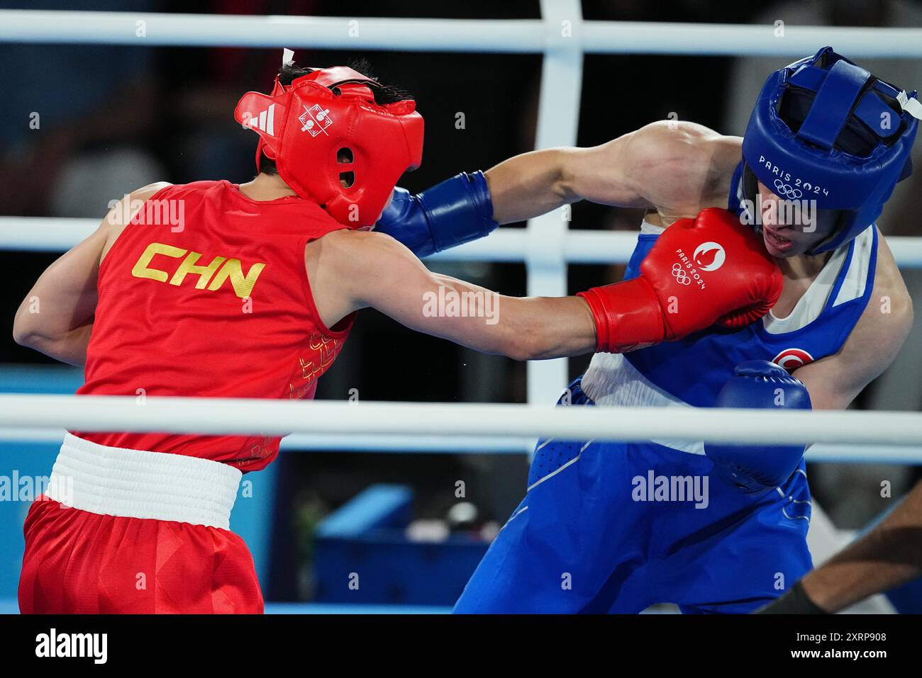 **CHINESE MAINLAND, HONG KONG, MACAU AND TAIWAN OUT** Chinese boxer Wu ...