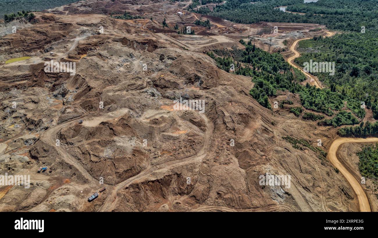 Nickel mining in Sulawesi, Indonesia Stock Photo - Alamy