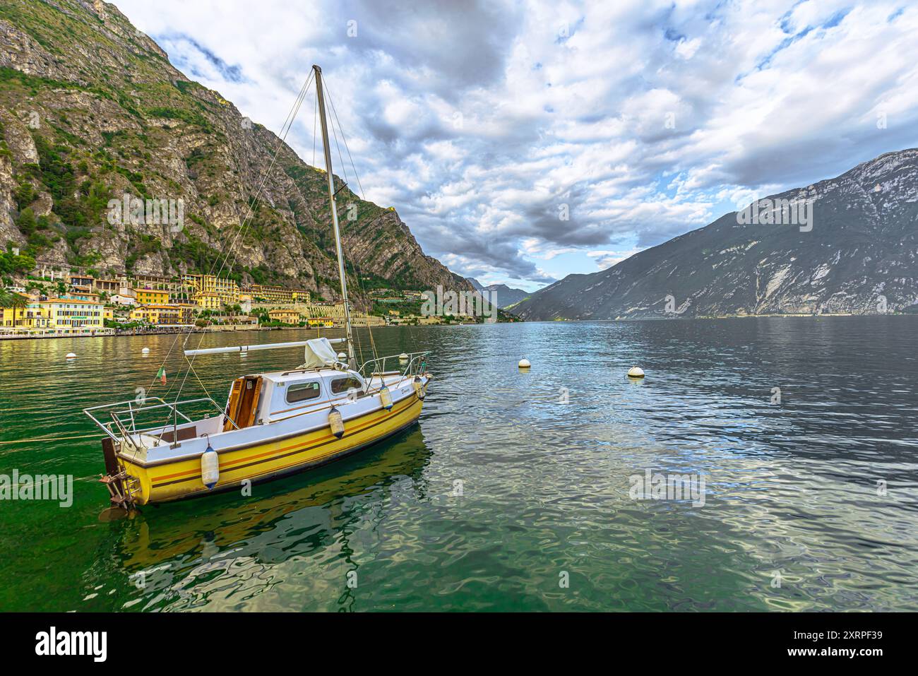 Limone sul garda turquoise hi-res stock photography and images - Alamy