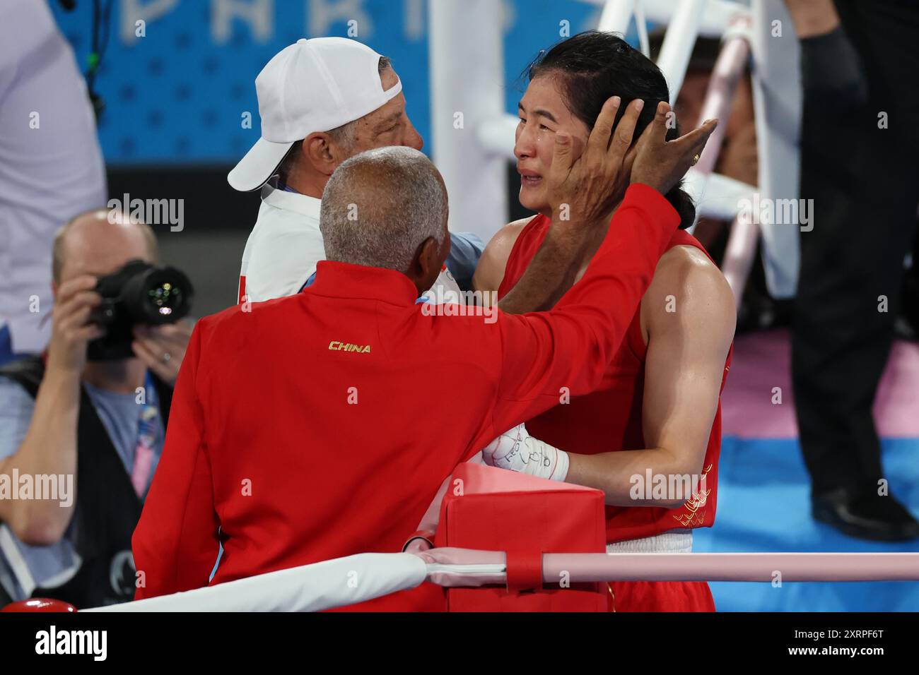 **CHINESE MAINLAND, HONG KONG, MACAU AND TAIWAN OUT** Chinese boxer Li ...