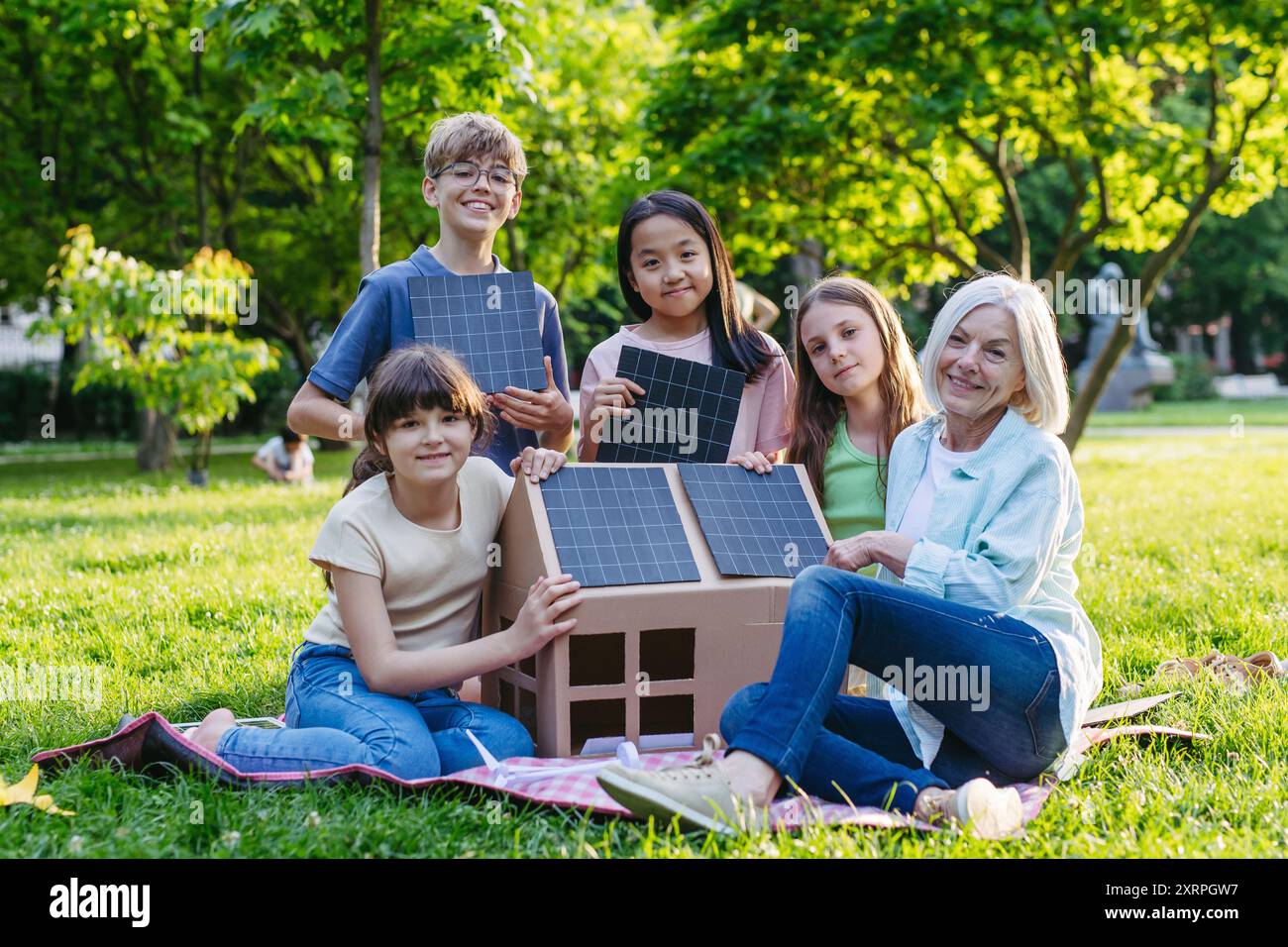 Cardboard panels hi-res stock photography and images - Alamy