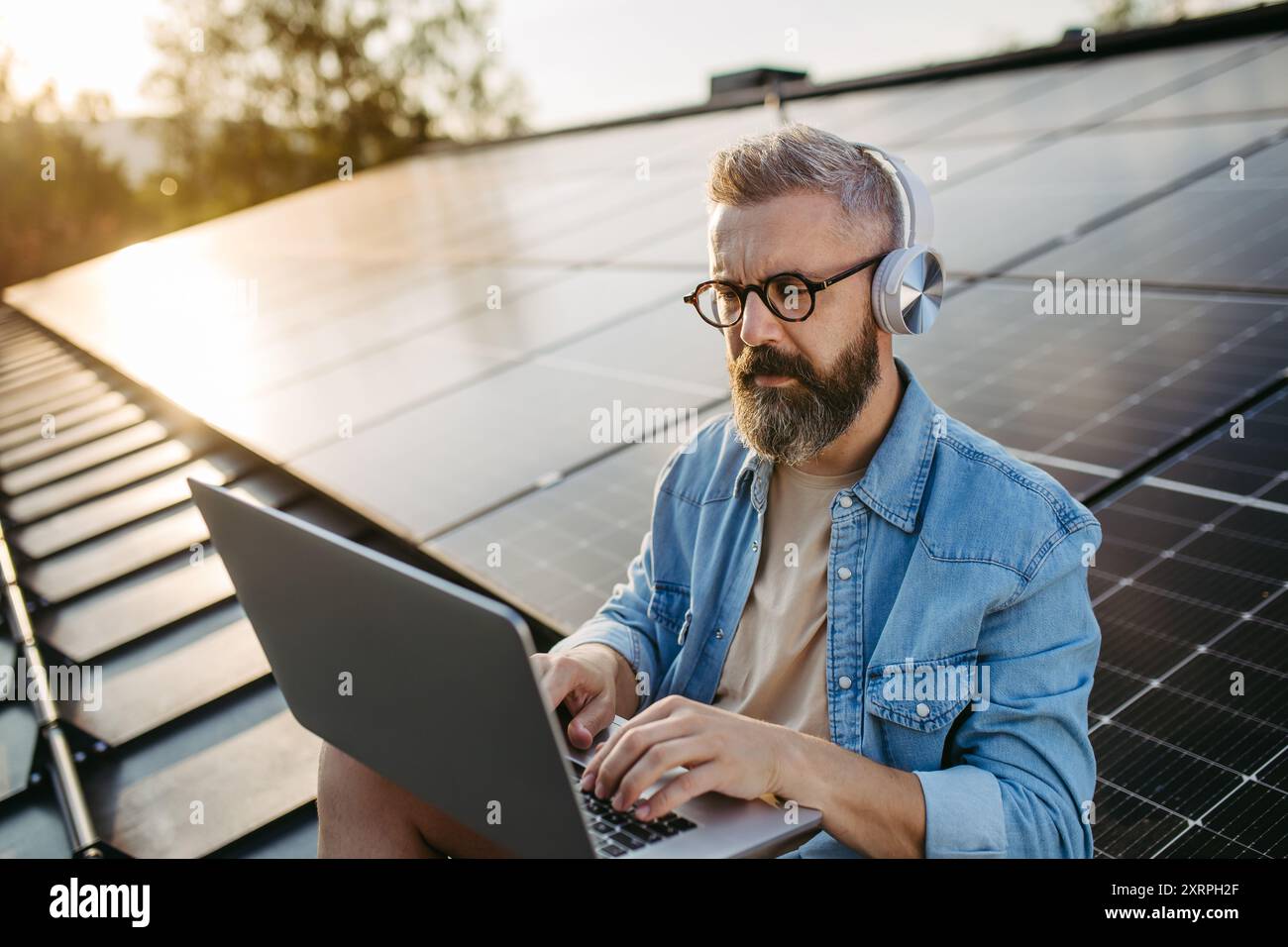 Solar power incentives hi-res stock photography and images - Alamy