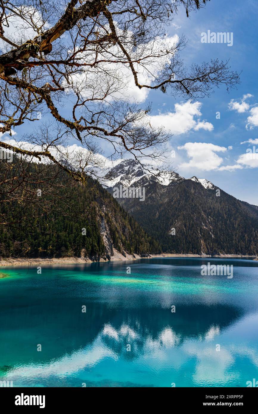 Long Lake (Chang Hai) in Jiuzhai Valley National Park, China Stock ...
