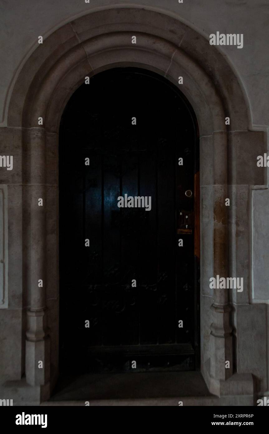 Dark brick room top hi-res stock photography and images - Alamy