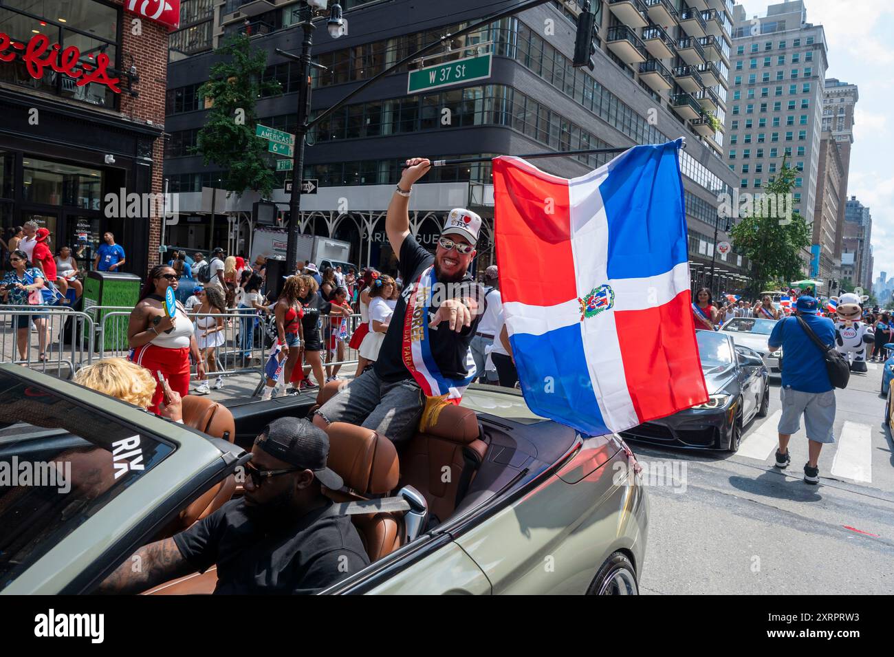 New York, United States. 11th Aug, 2024. A participant holding a ...