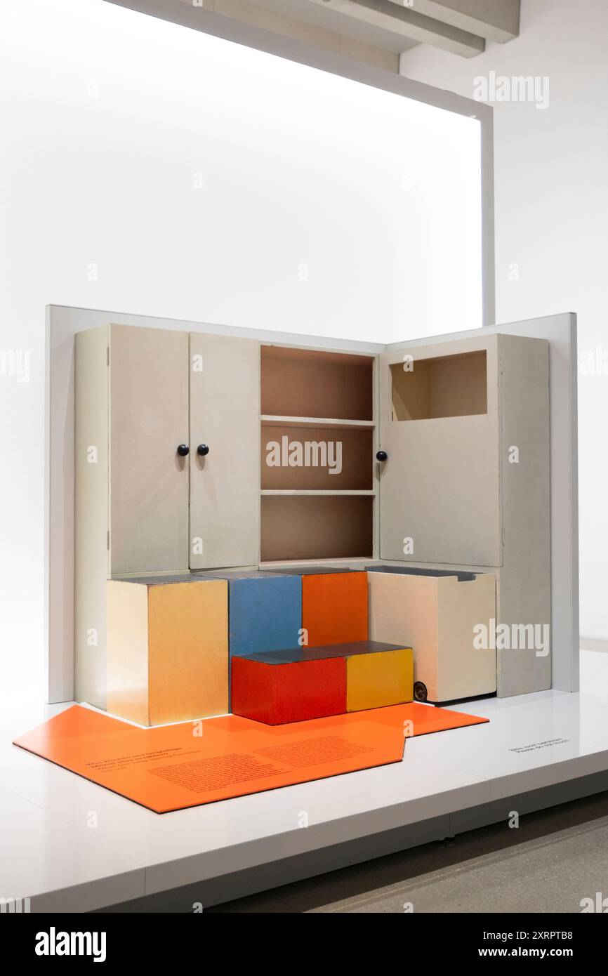 Interior Bauhaus Museum, dedicated to the German art academy with ...