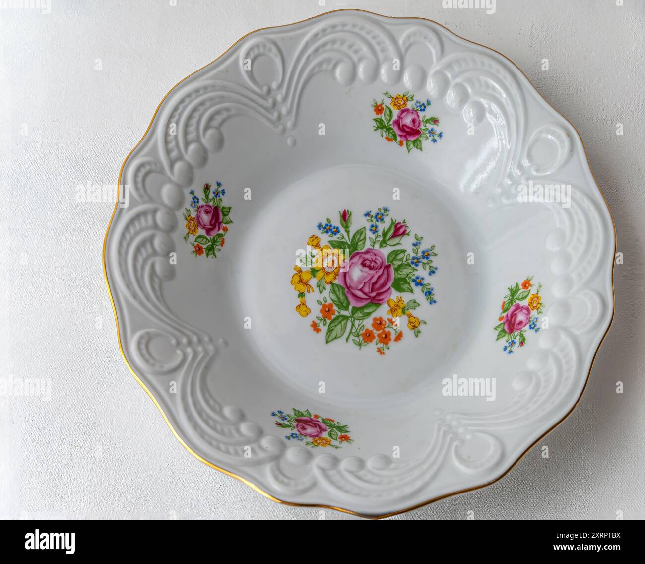 Flower ornament of a Weimar brand porcelain plate Stock Photo - Alamy
