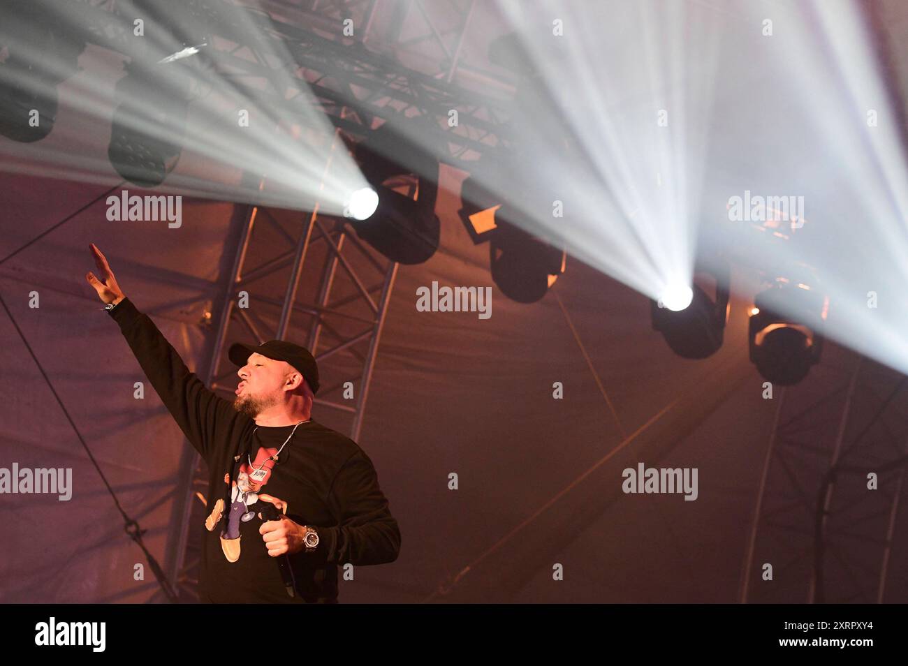 Kool Savas live auf dem Heroes Festival 2024 auf der Expo Plaza ...