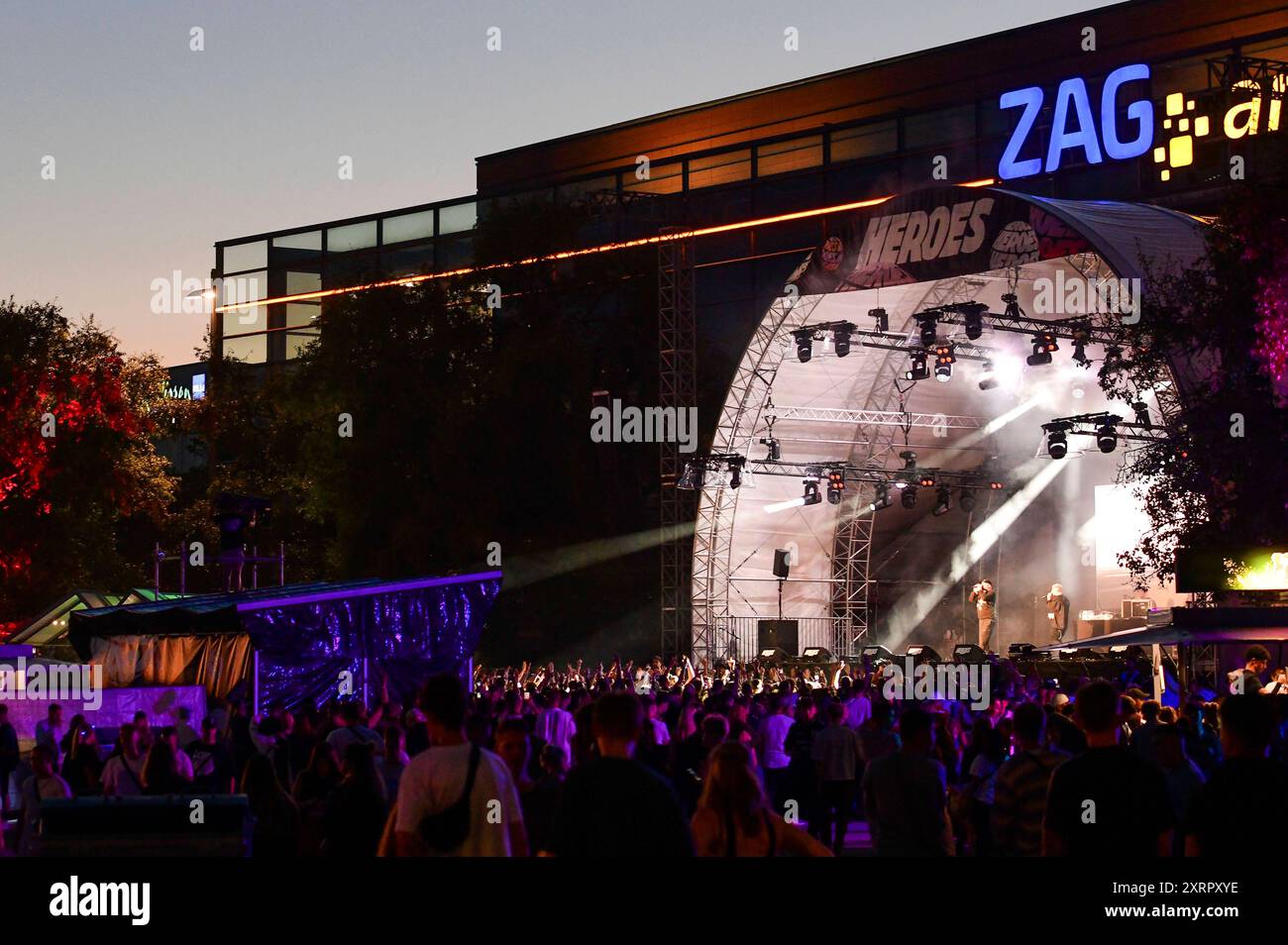 Kool Savas live auf dem Heroes Festival 2024 auf der Expo Plaza ...