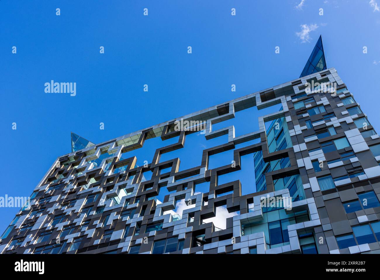 Cladding on offices hi-res stock photography and images - Alamy