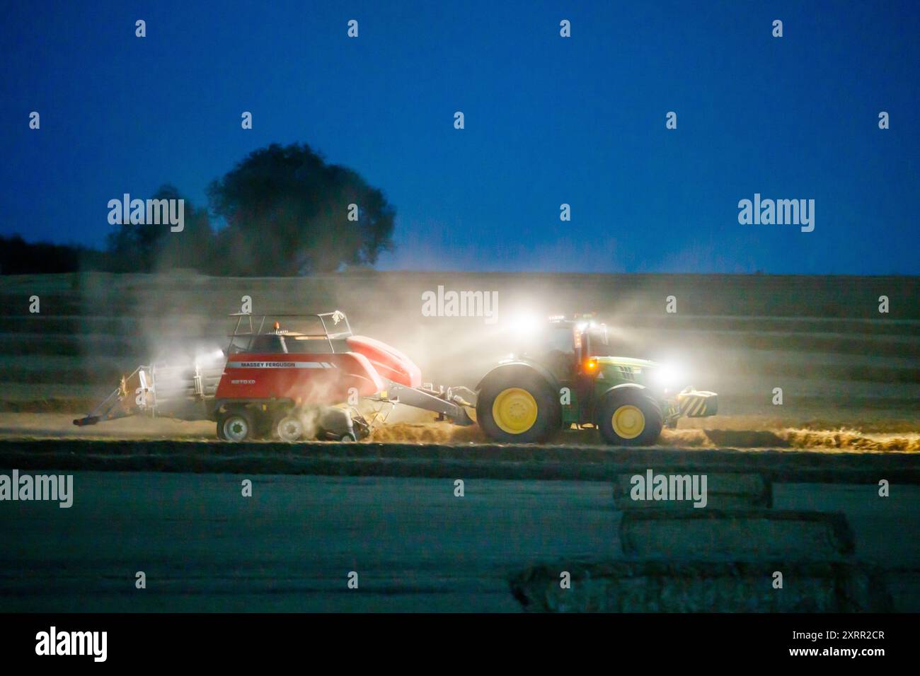 Late night havesting hi-res stock photography and images - Alamy