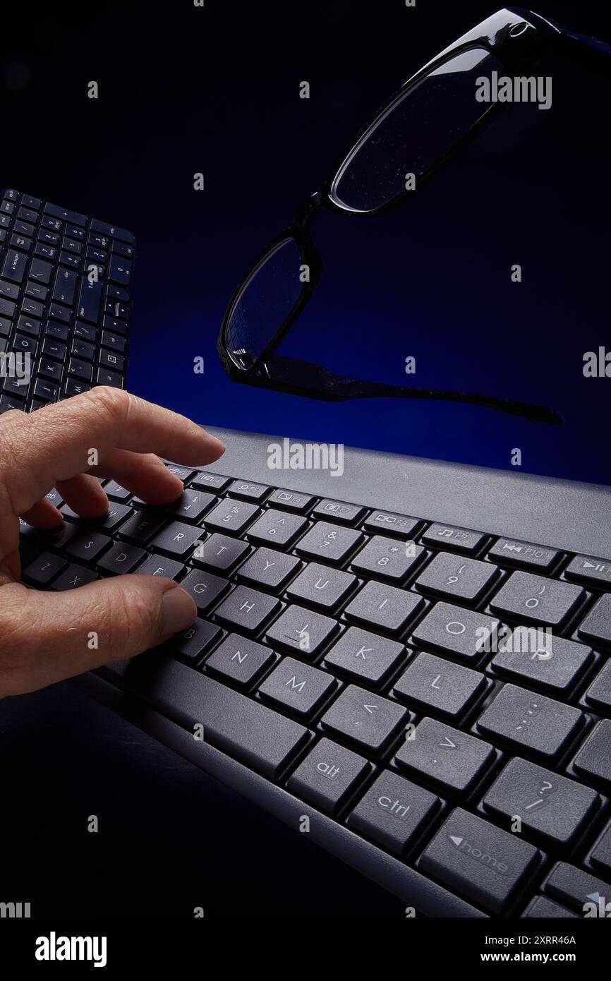 Hand fingers typing hi-res stock photography and images - Alamy