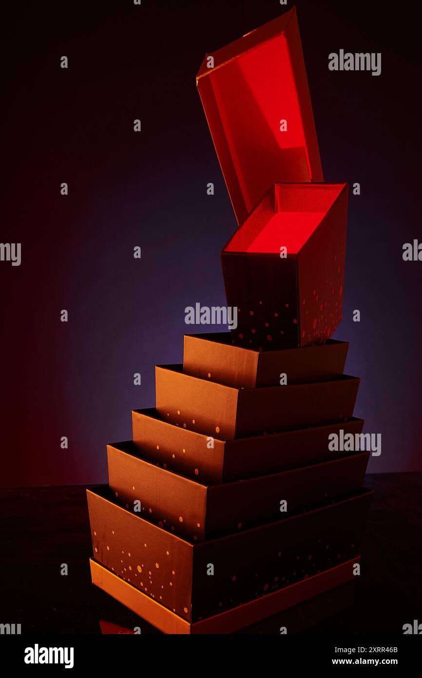 Pyramid of boxes hi-res stock photography and images - Alamy
