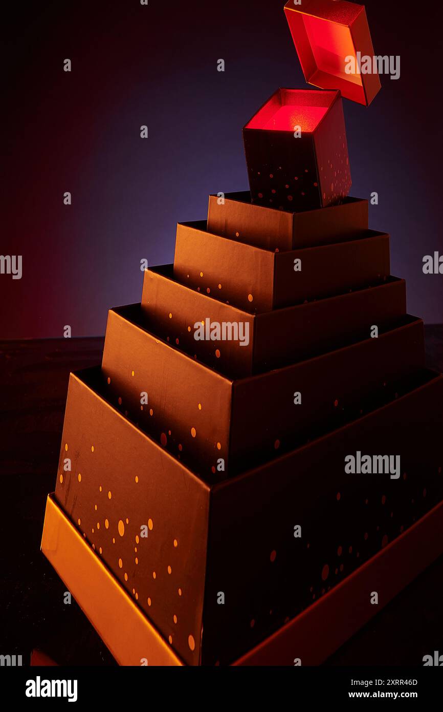 Pyramid of boxes hi-res stock photography and images - Alamy