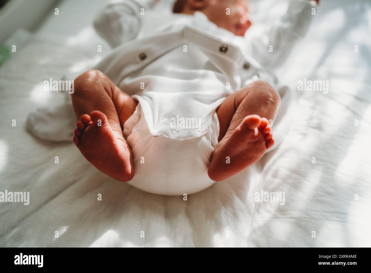 Frog pose hi-res stock photography and images - Alamy