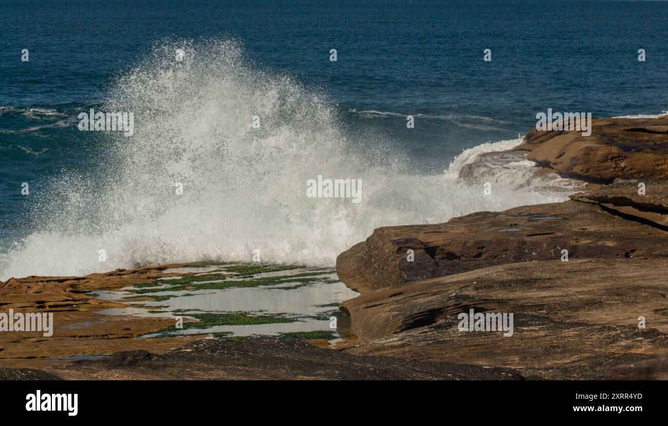 Ocean waves water crashing on hi-res stock photography and images - Alamy