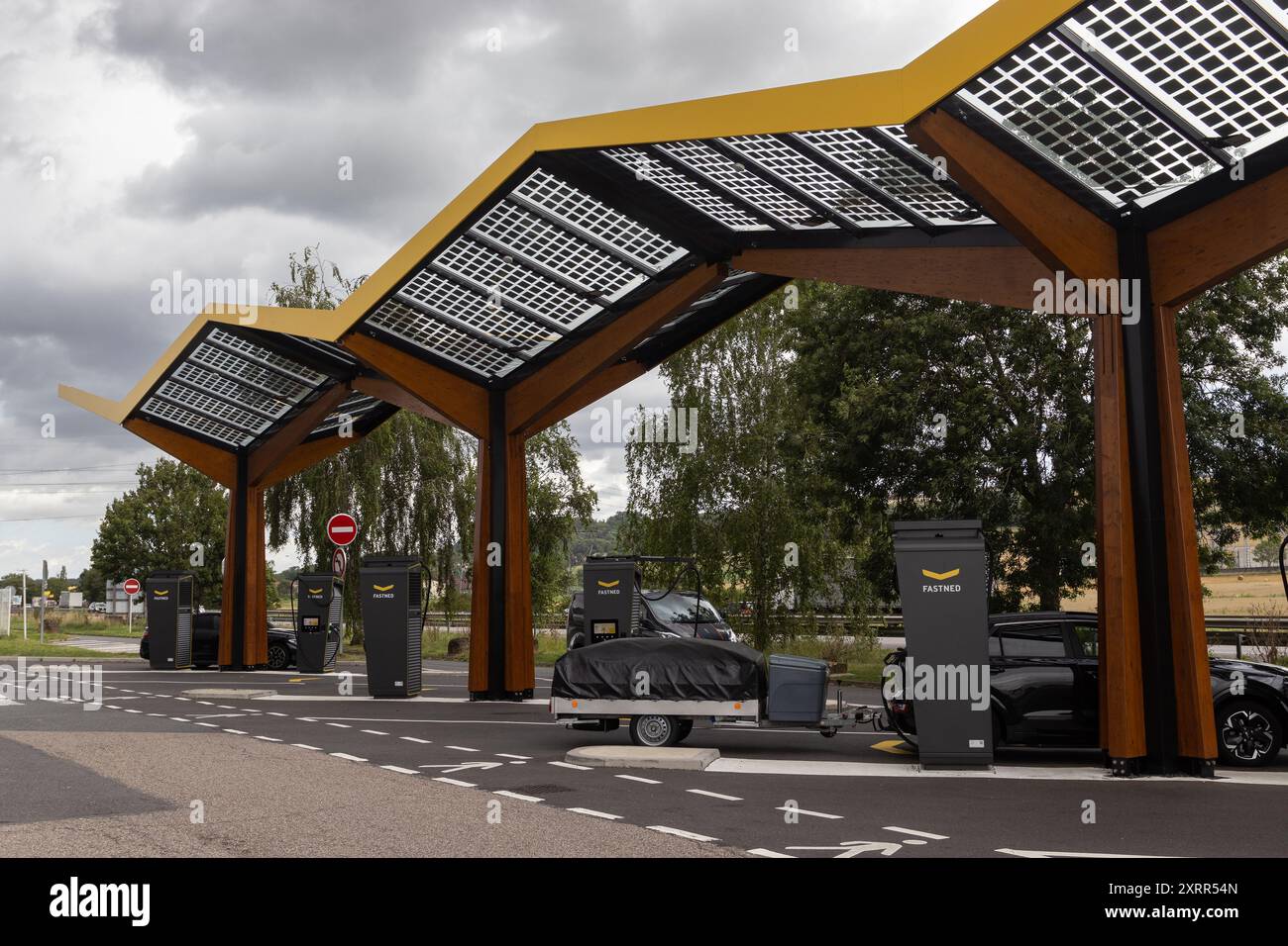 Electric car charging station companies stocks store