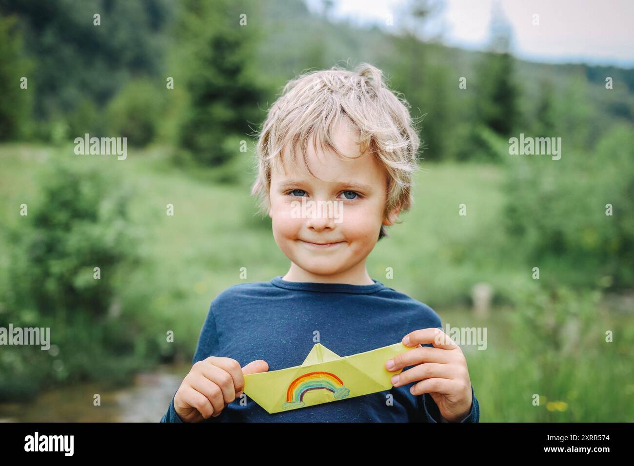 Child in the world hi-res stock photography and images - Alamy