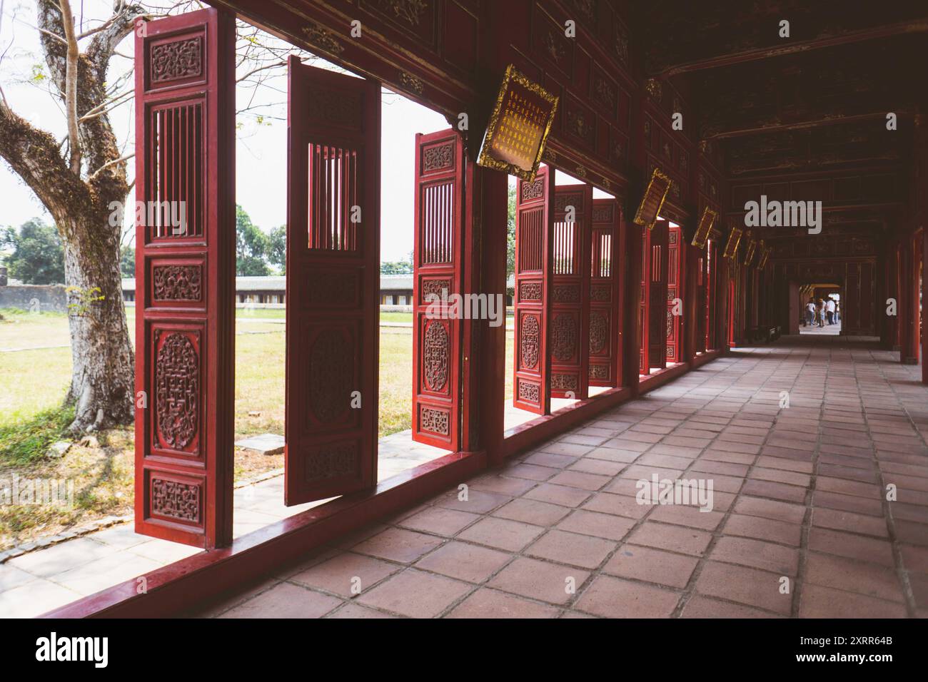 Red chinese architecture hi-res stock photography and images - Alamy