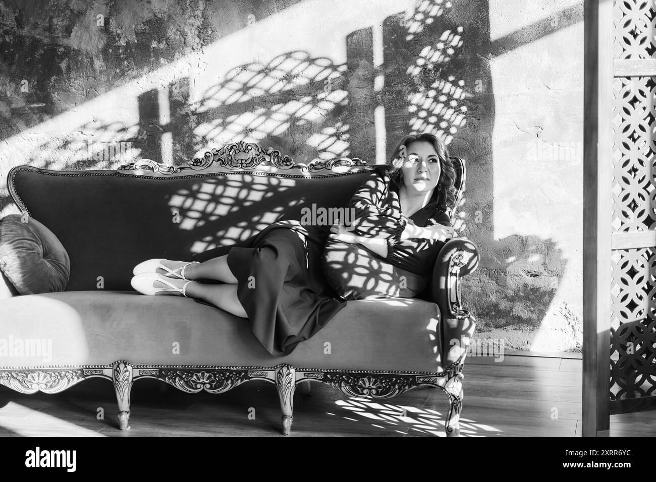 Retro model in studio Black and White Stock Photos & Images - Alamy