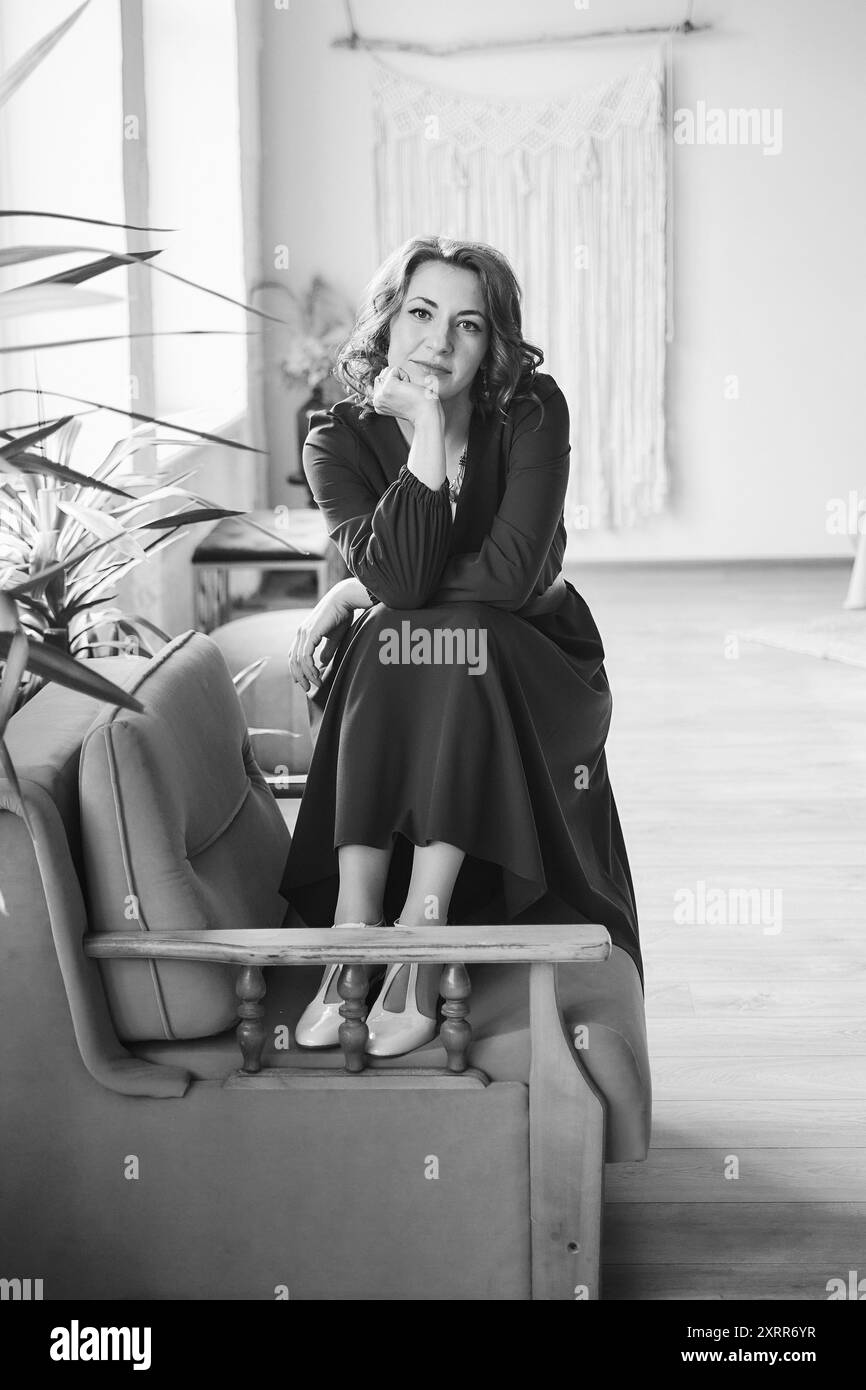 Retro model in studio Black and White Stock Photos & Images - Alamy