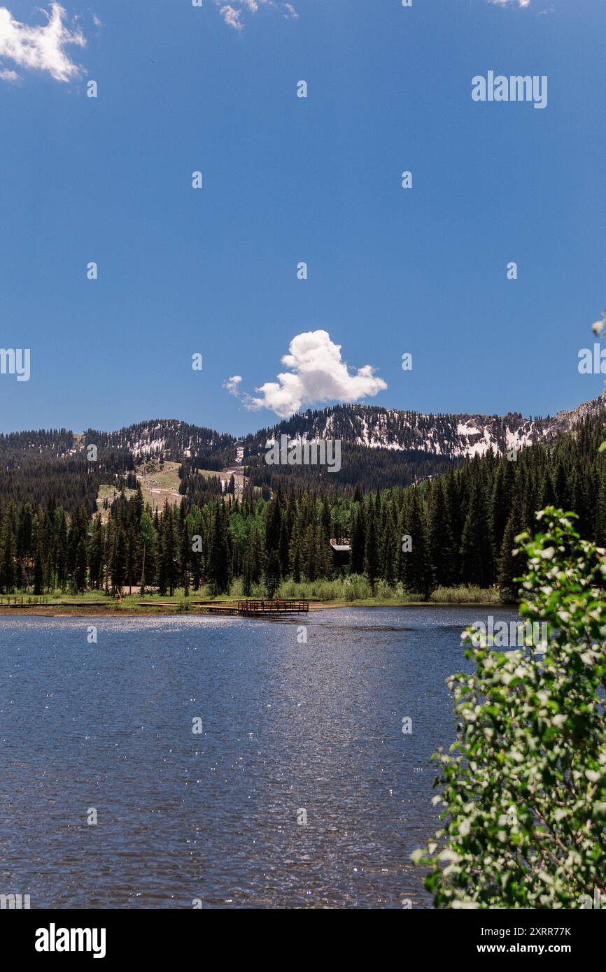 Clear blue waters mountain hi-res stock photography and images - Alamy