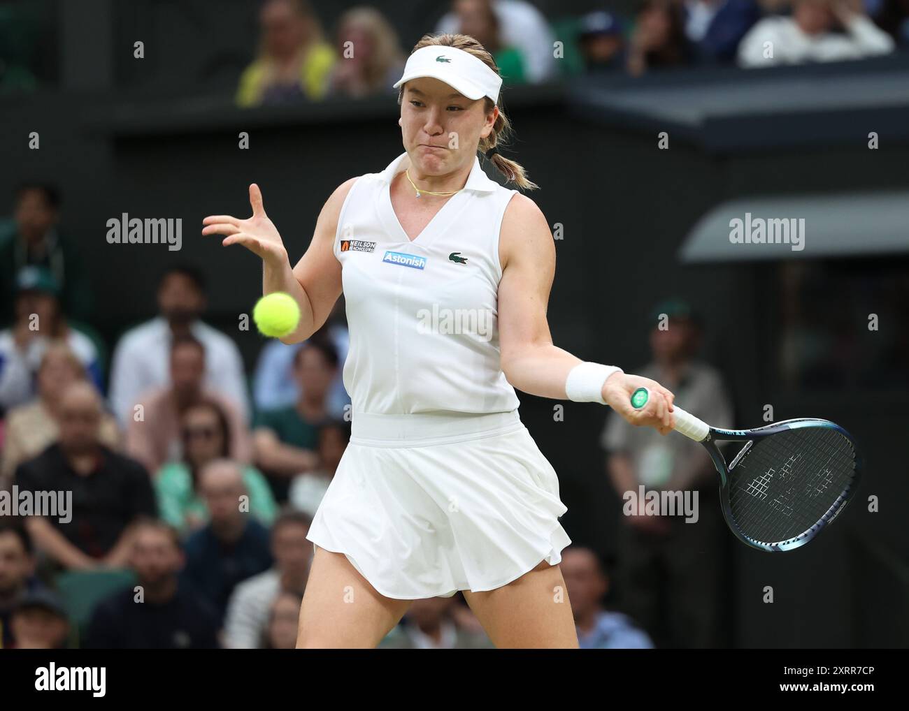 New Zealand tennis player Lulu Sun in action at the 2024 Wimbledon ...