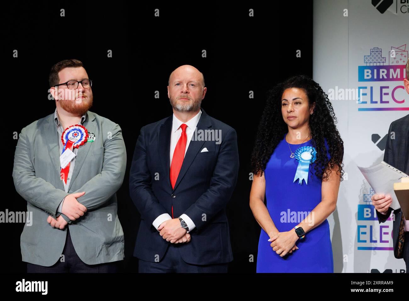 Liam Byrne (pictured centre), Labour Member of Parliament for ...