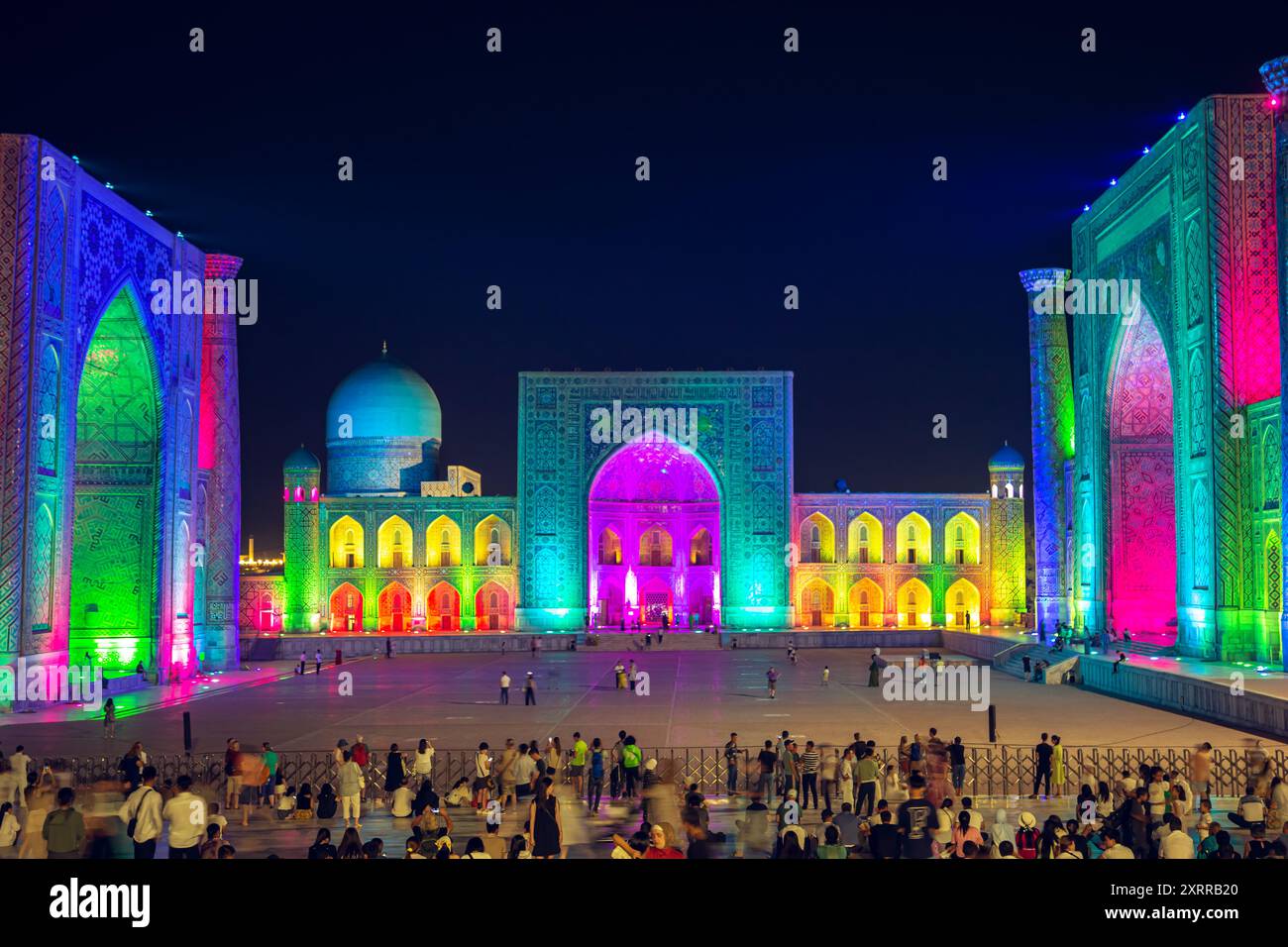 Light show on the facades of the madrasahs of Registan Square ...