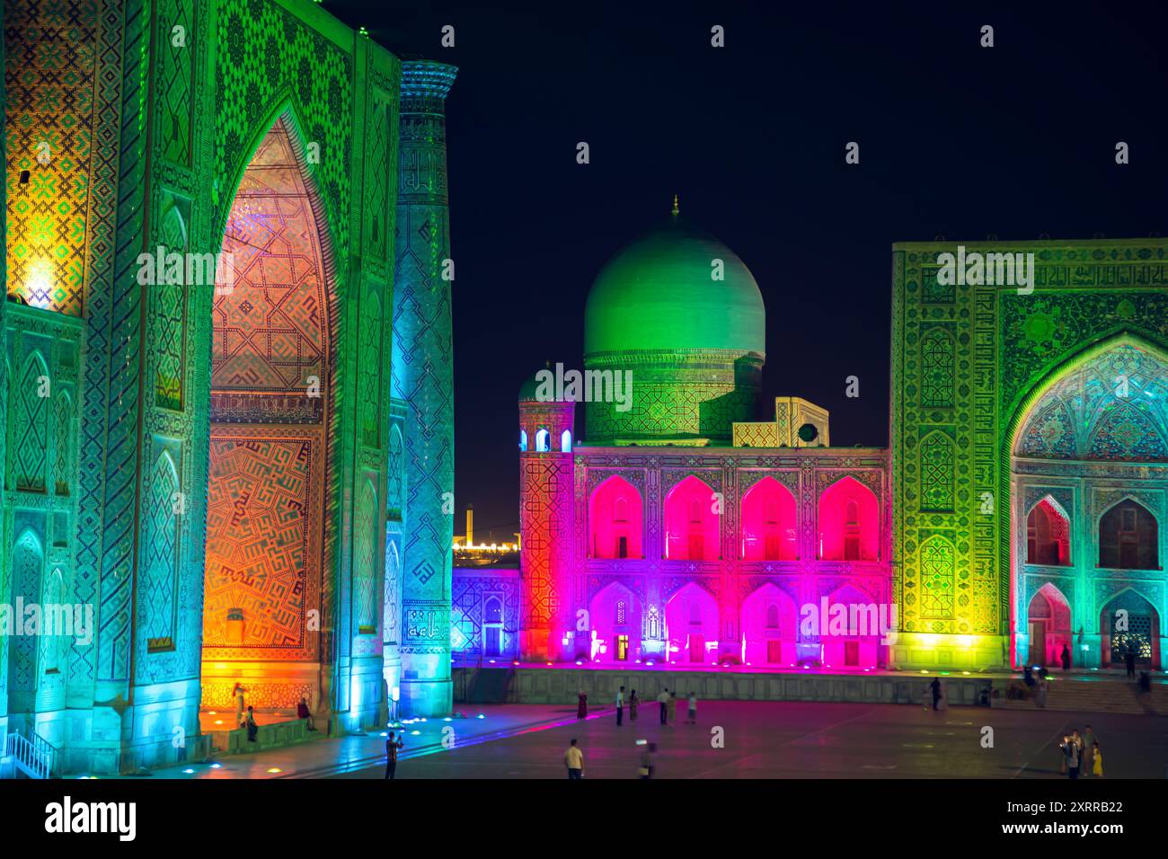 Light show on the facades of the madrasahs of Registan Square ...