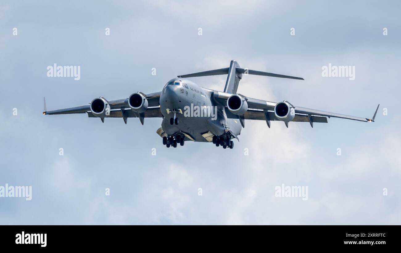 United States Air Force - Boeing C-17A Globemaster III, arriving at RAF ...