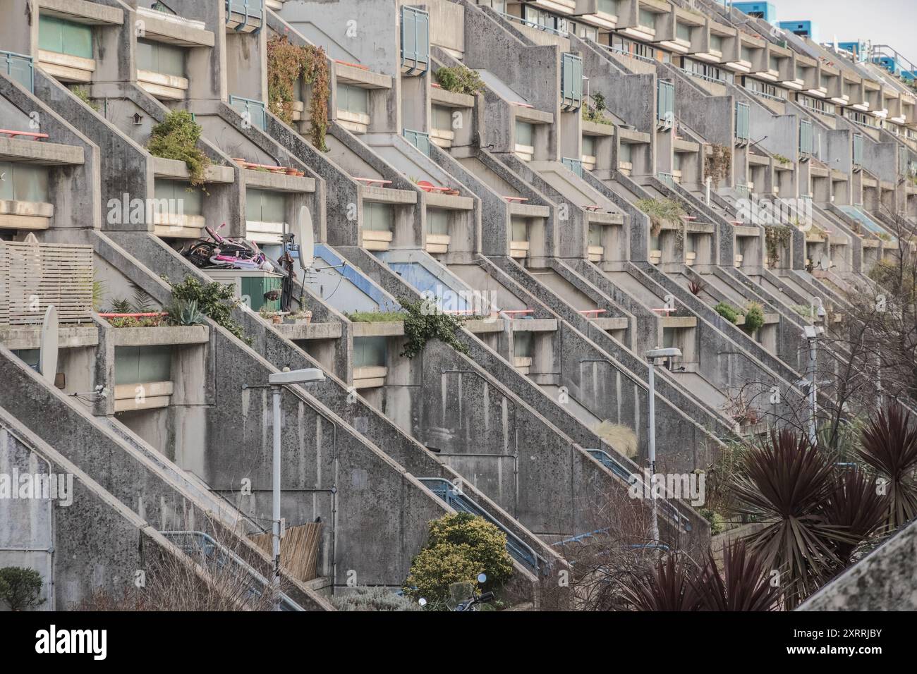 Facade of Alexandra Road estate, brutalist architecture in London, England Stock Photo - Alamy