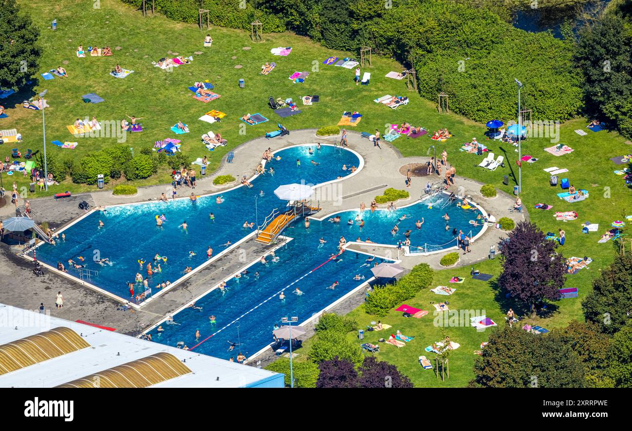 Badegaste auf liegewiese hi-res stock photography and images - Alamy