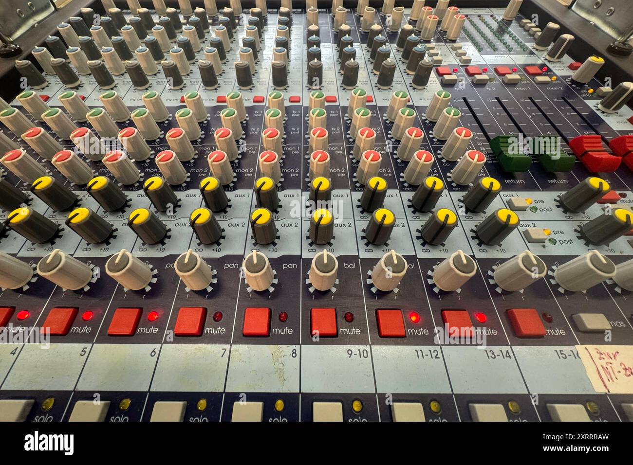 Mischpult,Regler,Schalter,Tontechnik. *** Mixer,Controls,Switches,Sound ...